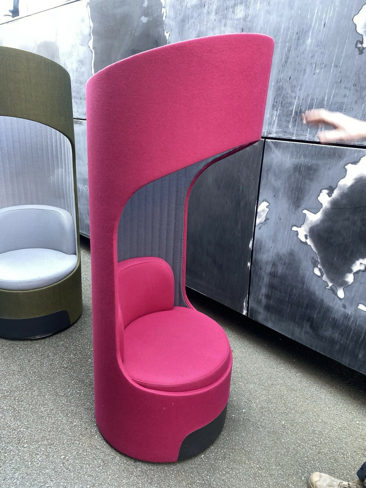 Boss Design Cega individual booth seat – USED Creative Circular Marketplace